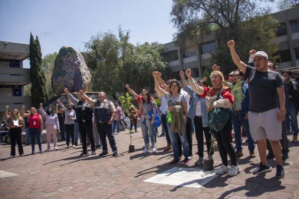 Festejan 48 años de la FES Acatlán con la siembra de árboles